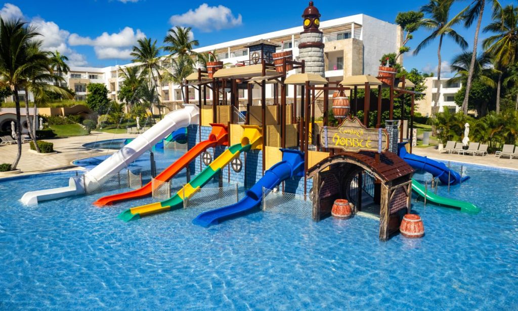 Grand Bávaro Princess and Princess Family Club Bávaro: hallmarks of ...